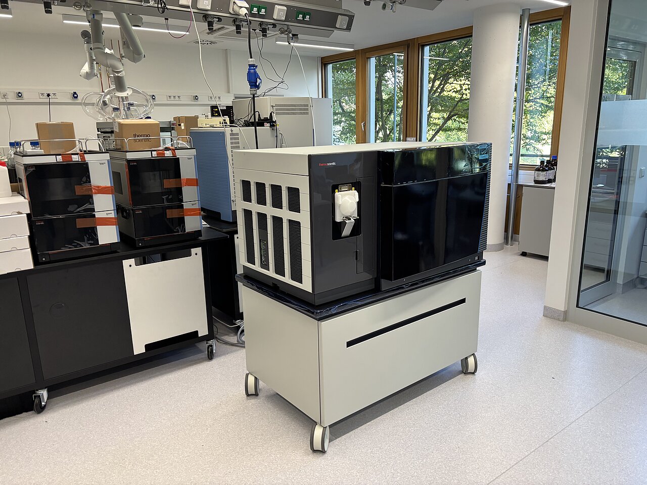 New mass spectrometers have arrived - Chair of Biochemistry II
